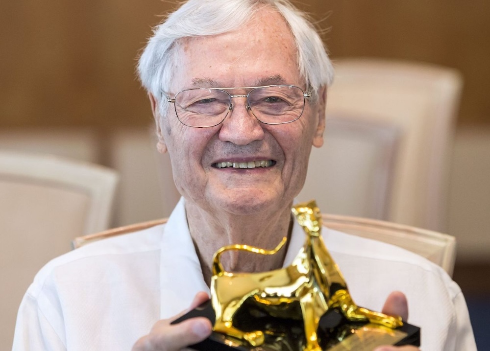 Noticias: A los 98 años murió el legendario director y productor Roger ...